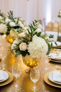 19 Gold Tablescape Ideas: Create Stunning Luxurious Dining Displays for ...
